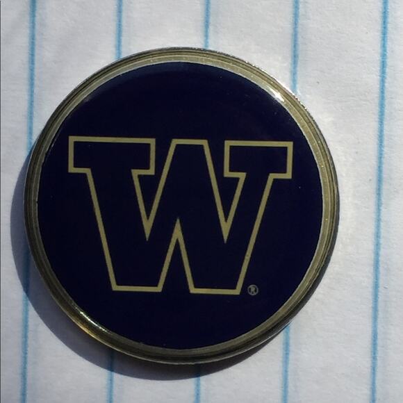 Eisinger Smith | Accessories | Vintage Washington Huskies Golf Ball ...